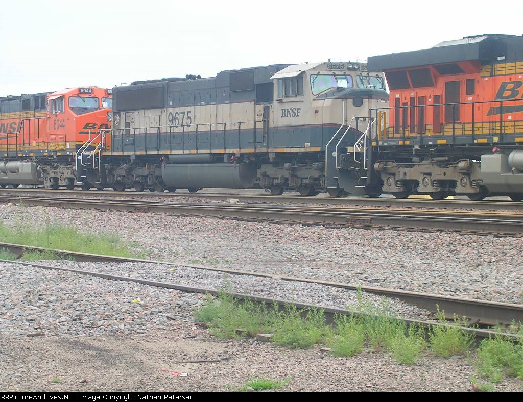 BNSF 9675
